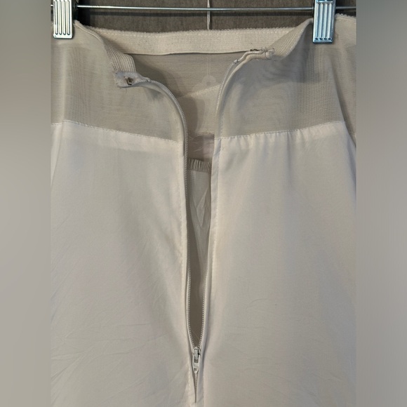 No tag | Skirts | Vintage White Fabric And Lace Crinoline | Poshmark